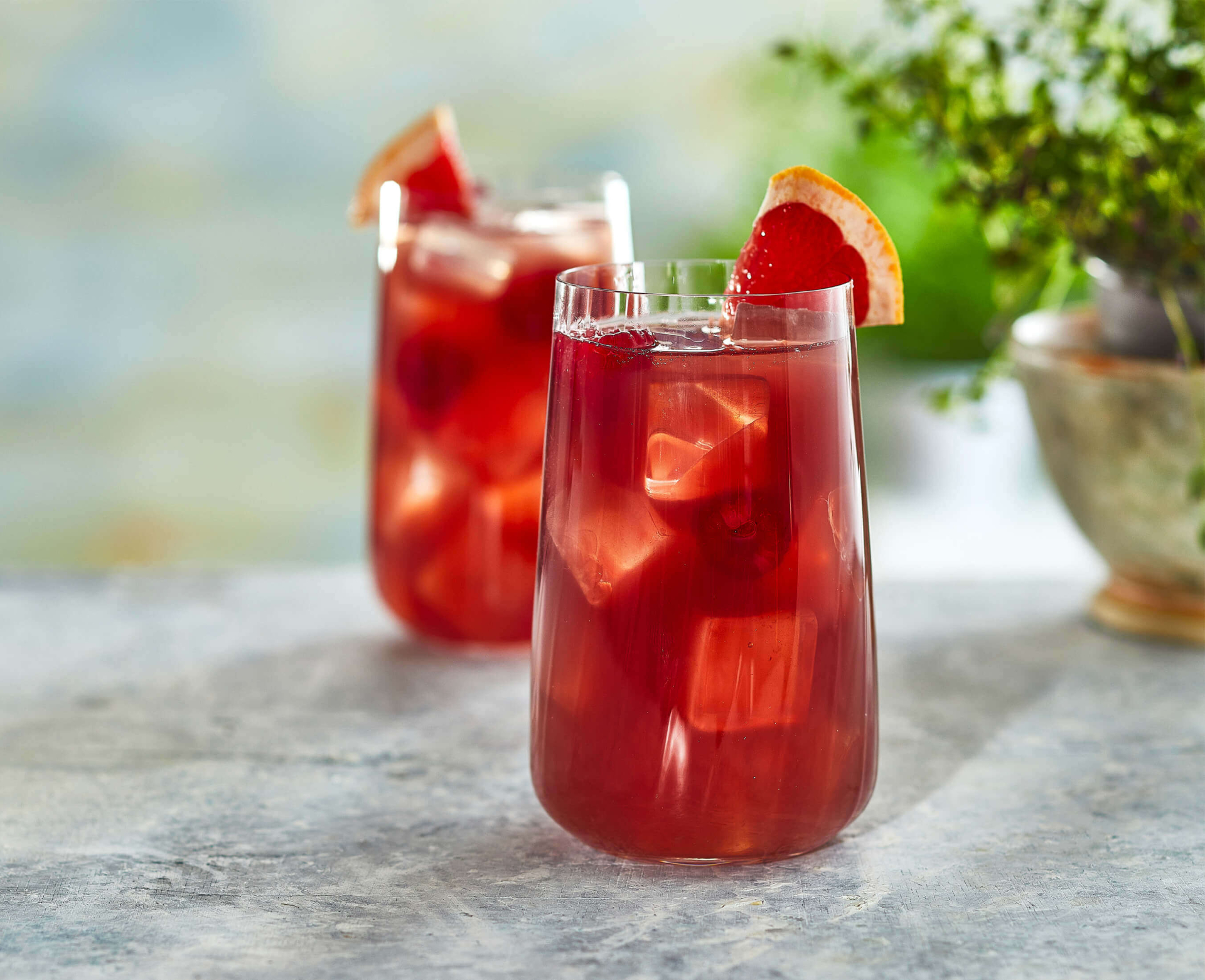 Ruby Gin: Cocktail met perzik limonadesiroop - Teisseire